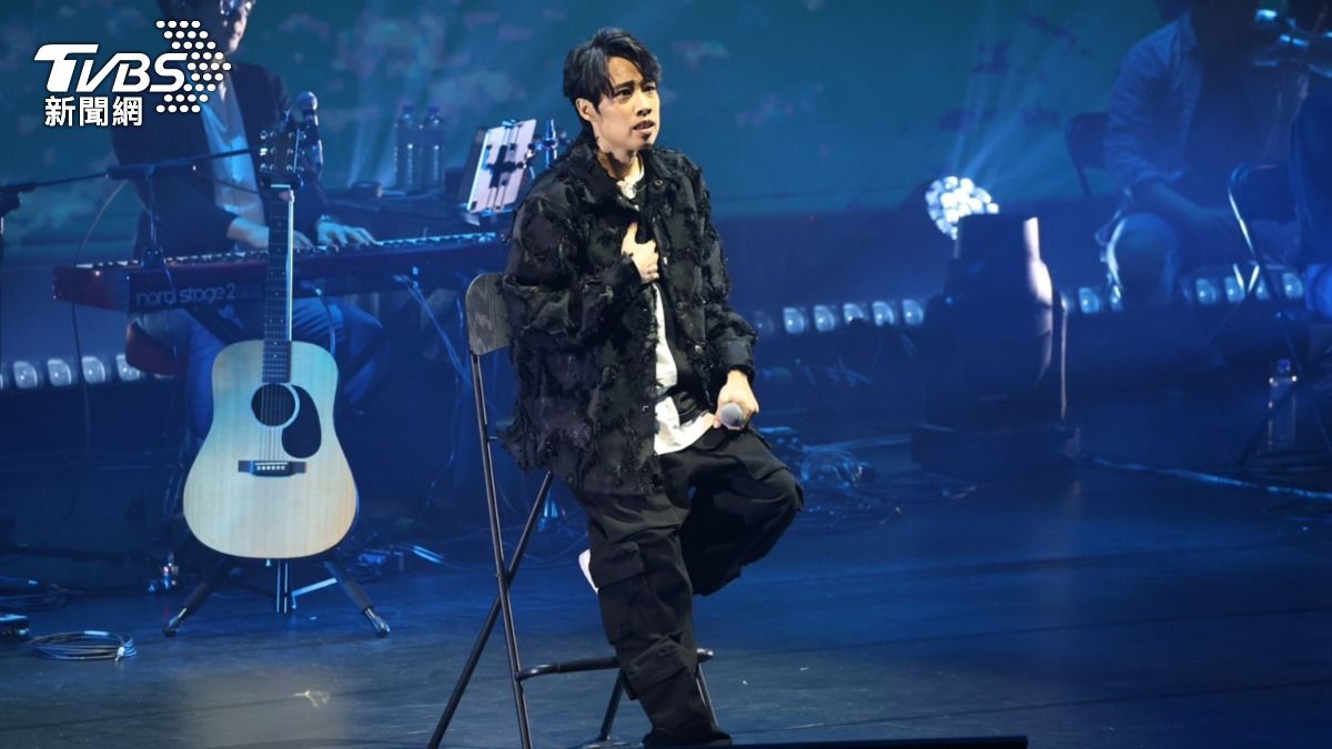Tank開唱第1首就出事！手壓心臟表情痛苦 救護車也來了│TVBS新聞網