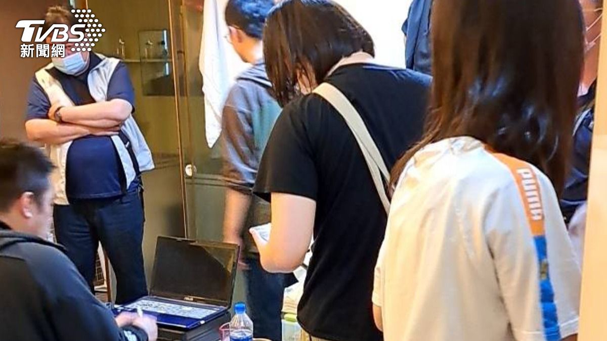 詐團假冒財經專家「謝金河」狂削1.4億！ 他砸3500萬血本無歸│TVBS新聞網