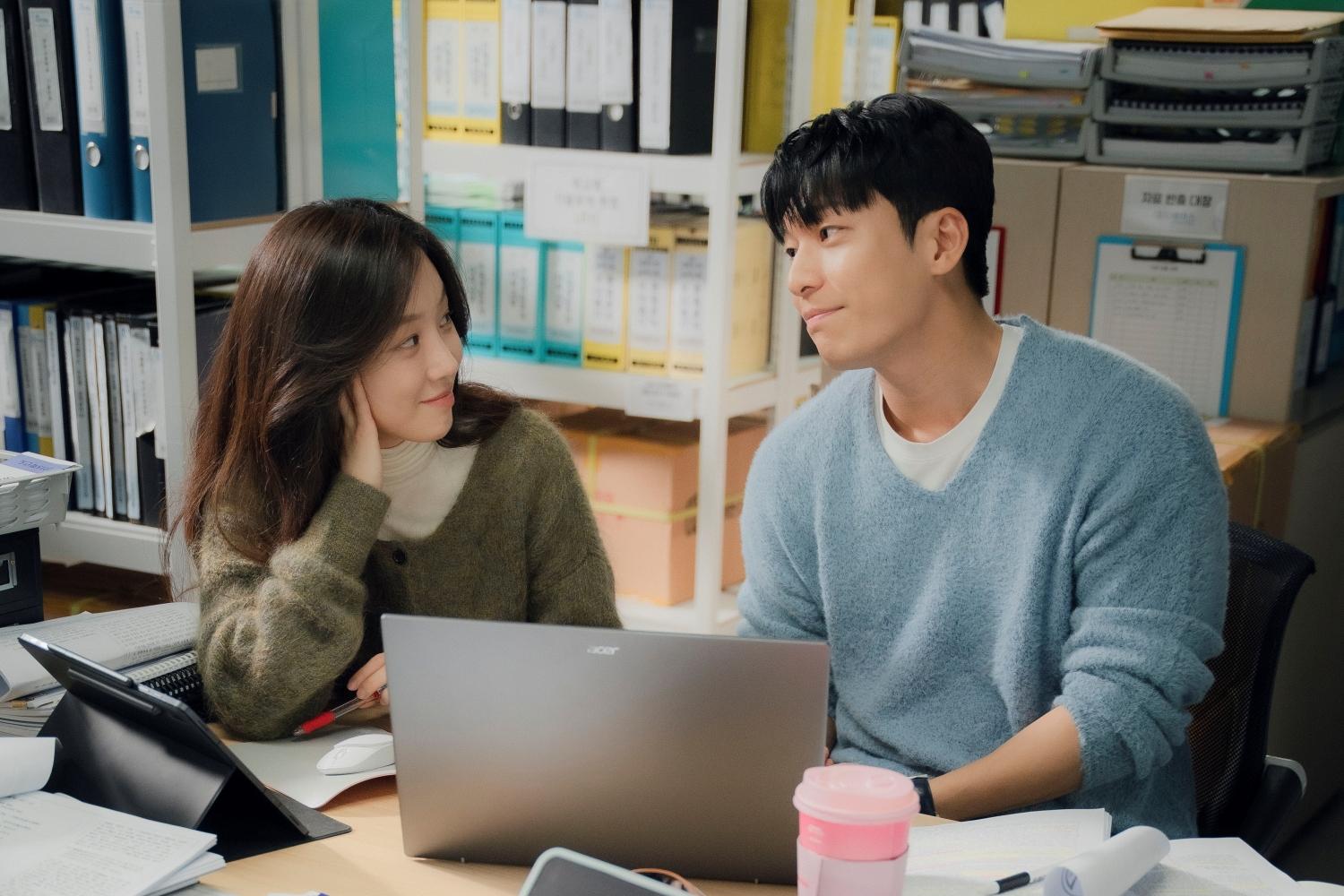 跟鄭麗媛滾床單！魏化儁直呼「尷尬緊張」 她狂讚：好MAN好迷人│TVBS新聞網