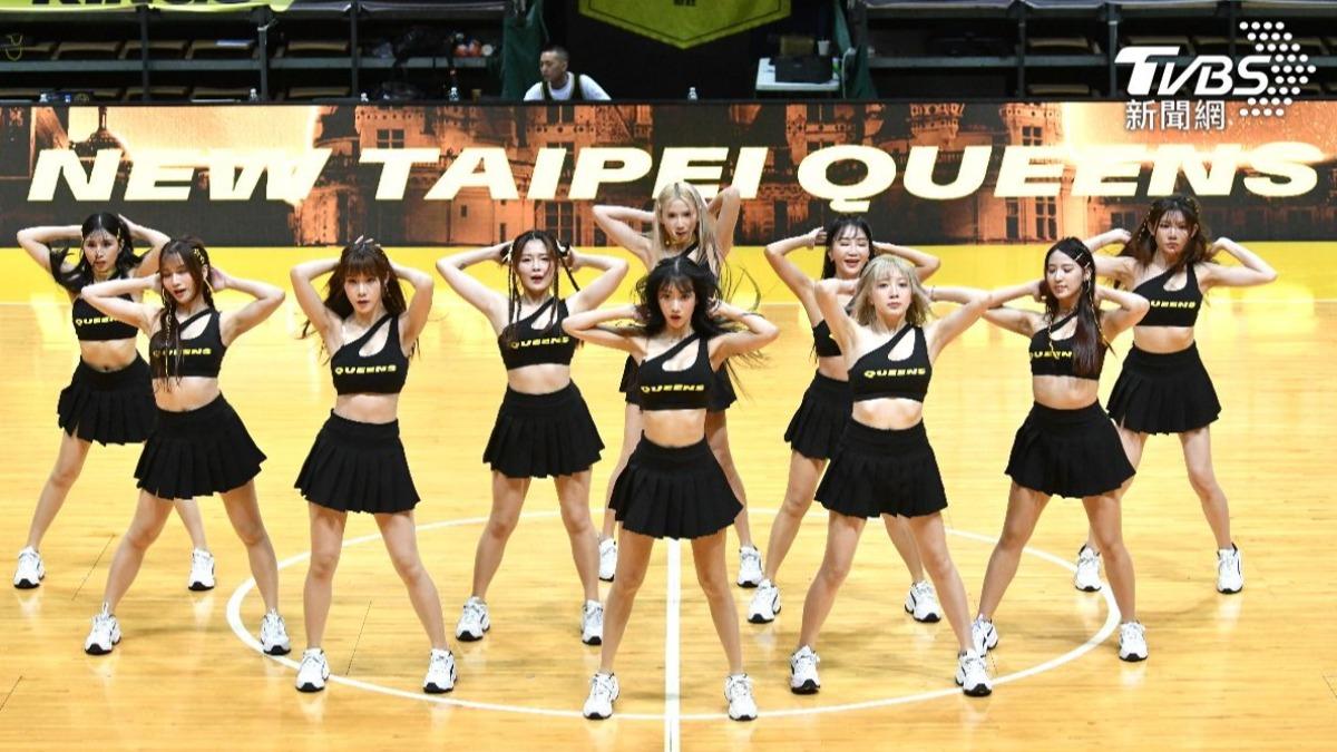 圖輯／PLG國王慶首冠！邀球迷摸獎盃同樂 與球星0距離互動│TVBS新聞網