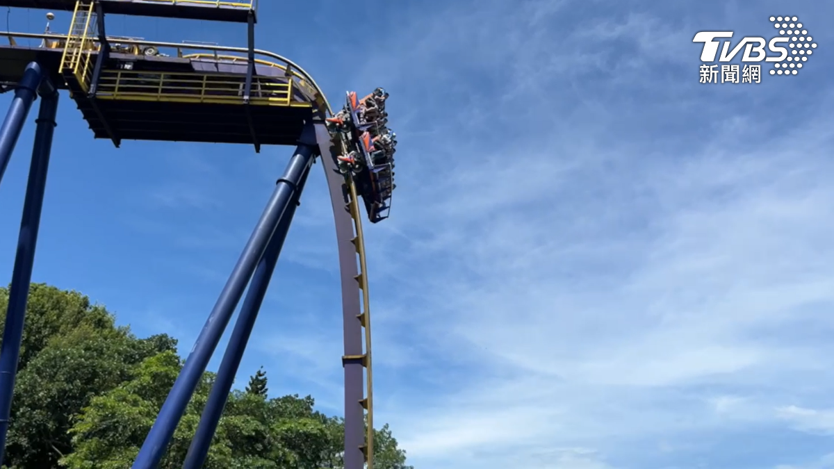 電力不穩驚天一停！劍湖山G5卡空中 16遊客走30米梯逃生│TVBS新聞網