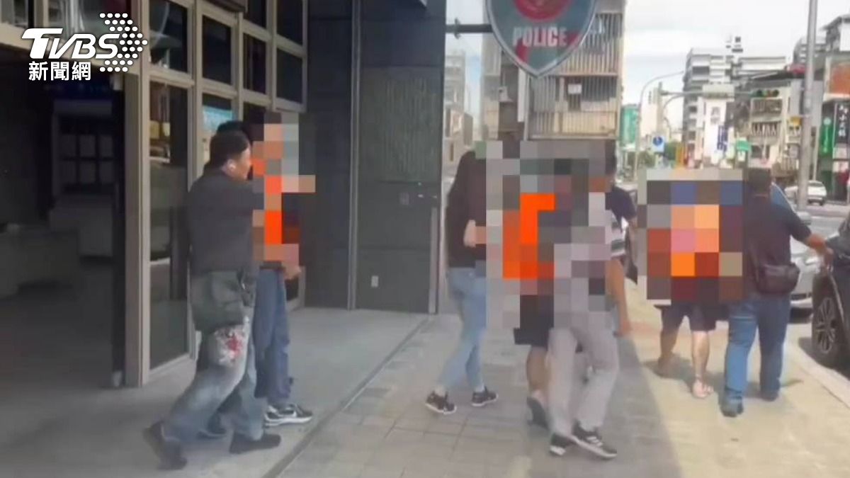 騙人到柬埔寨當豬仔！買飯遭盤查 惡男以為「遭掏槍尋仇」嚇傻│TVBS新聞網