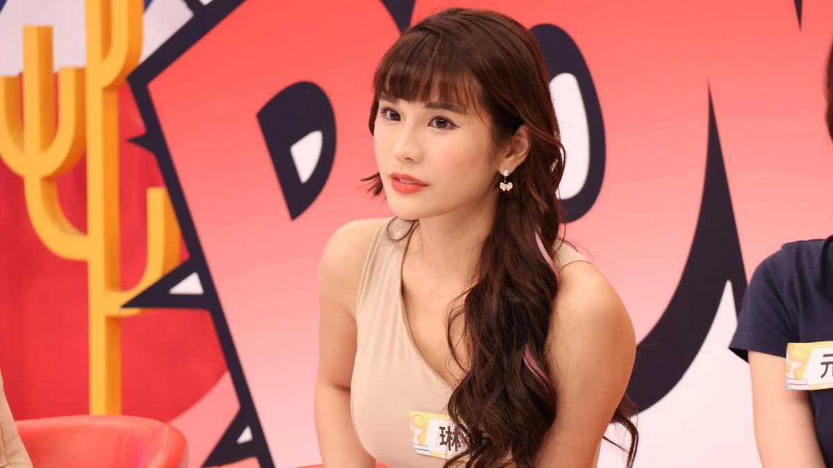 女星外拍遭變態攝影師鎖門！觸碰逼做「猥褻表情」 訴苦閨密傻眼了│TVBS新聞網