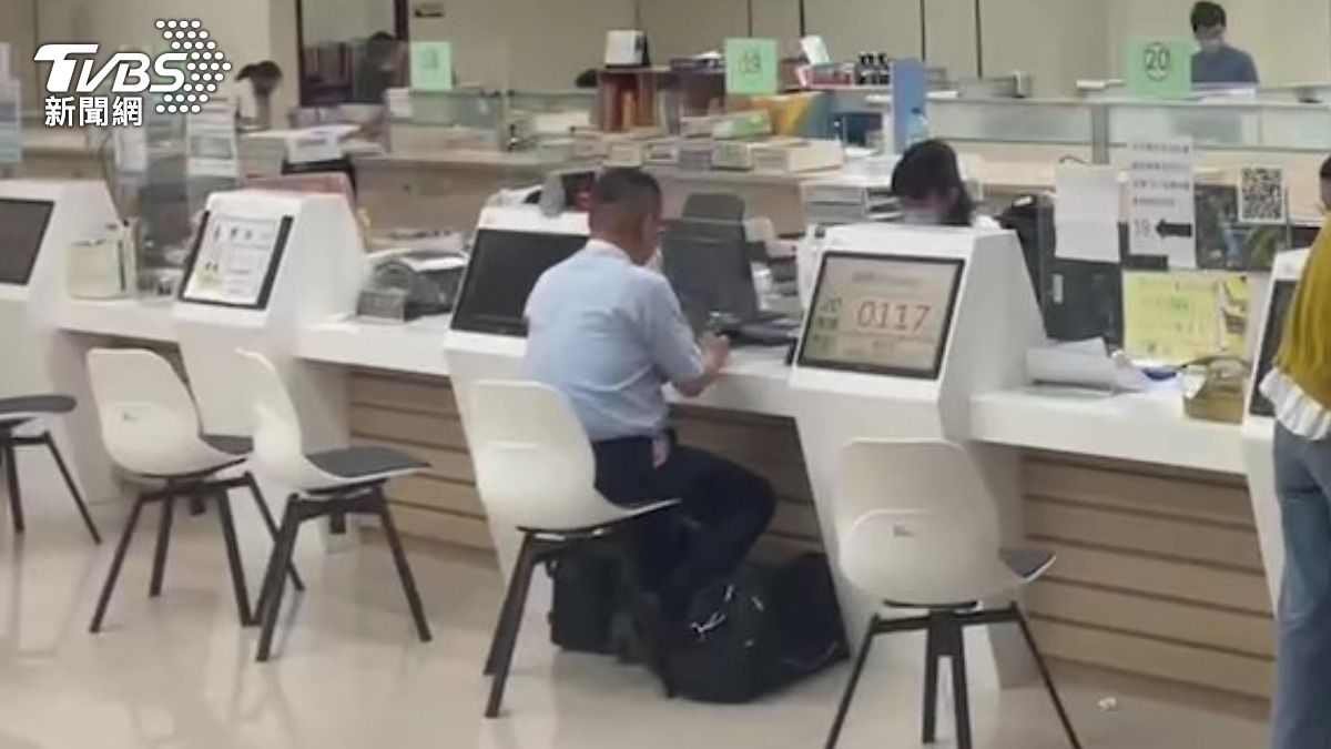 快訊／加碼700萬交保！鄭文燦涉貪二度聲押失敗 20分鐘錢就來了│TVBS新聞網