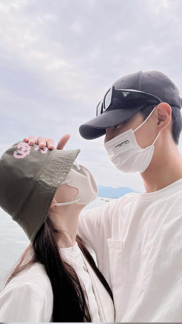 《原子》鮮肉男星官宣認愛「400萬粉正妹YTR」 忍3個月終能公開曬恩愛│TVBS新聞網