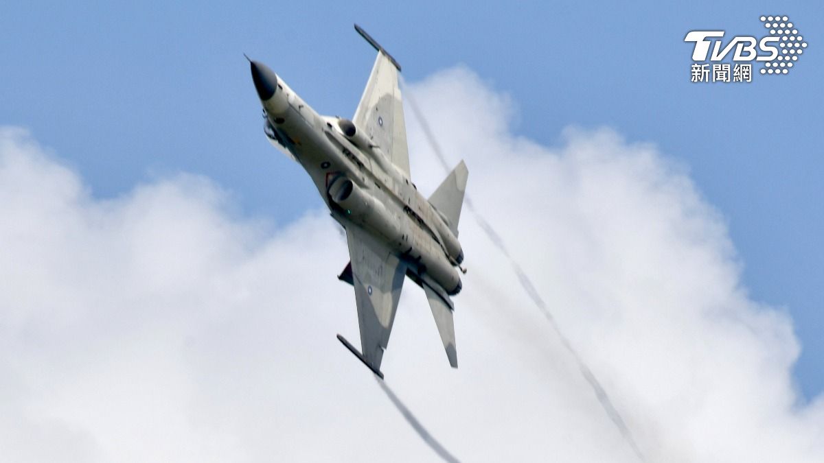 多圖／開箱！國軍秀空戰「肌肉」 黑鷹直升機戰場搜救首曝光│TVBS新聞網