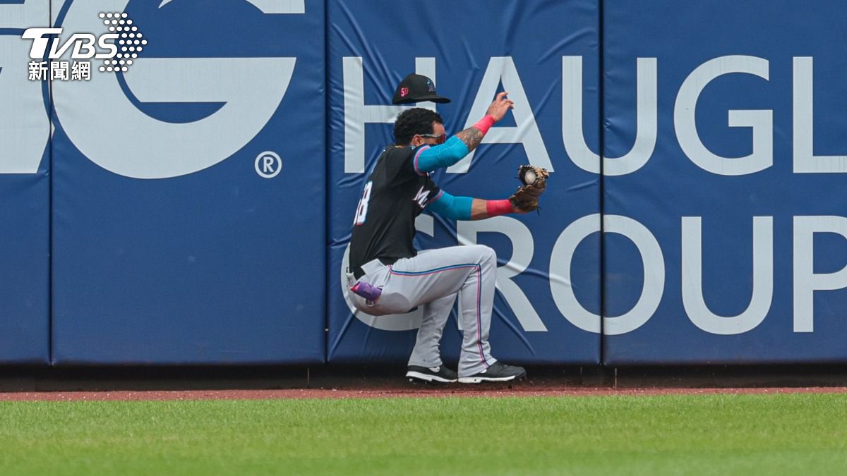 MLB／馬林魚「8-9-4-2」極限雙殺！完美觸殺跑者 寫124年神紀錄│TVBS新聞網