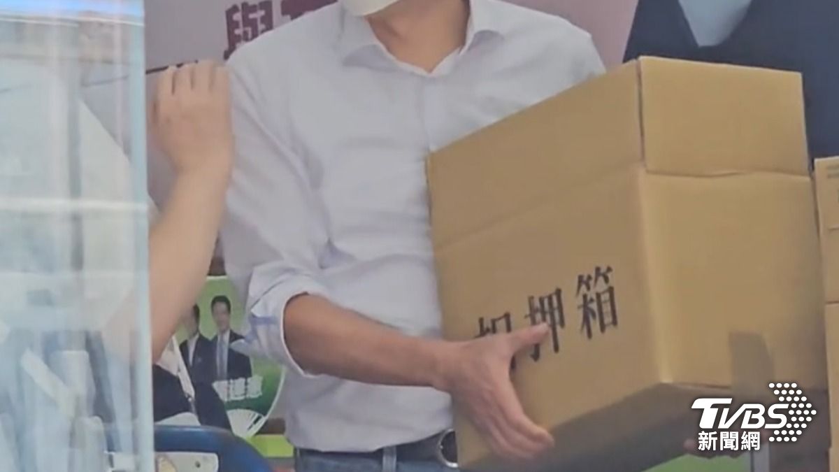 再帶走1人！林宜瑾台南永康服務處搜索完畢 大批資料遭扣│TVBS新聞網