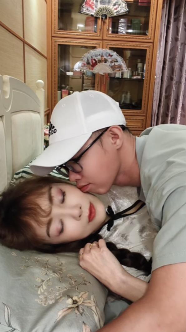 獨／美魔女拍《華根上英》掉數千粉！躺床遭「鄧佳華肉壓」 狂收巨鵰照│TVBS新聞網