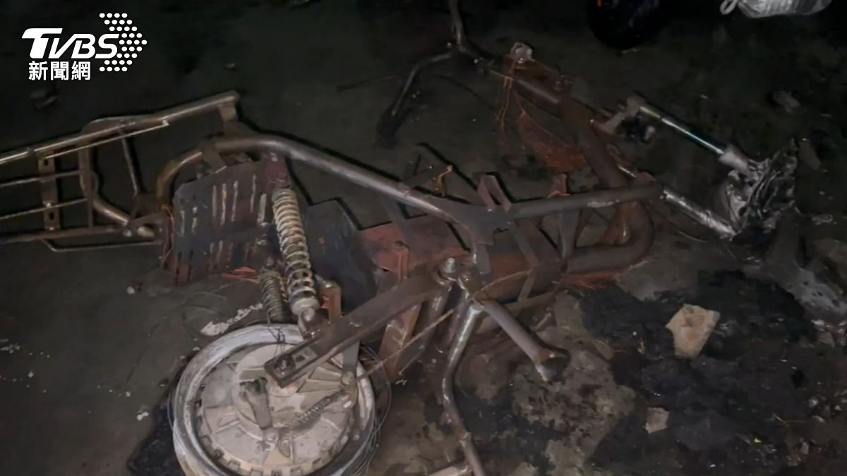 為充電動車！拉延長線從2F到B1 釀火災整台車變火球│TVBS新聞網