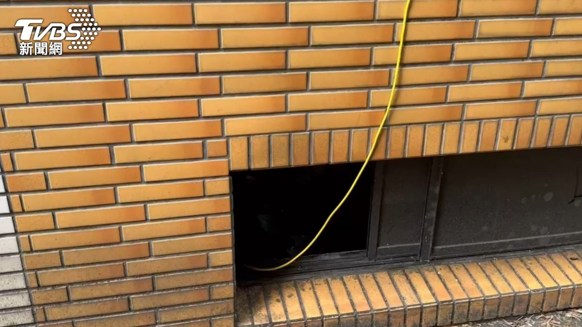 為充電動車！拉延長線從2F到B1 釀火災整台車變火球│TVBS新聞網