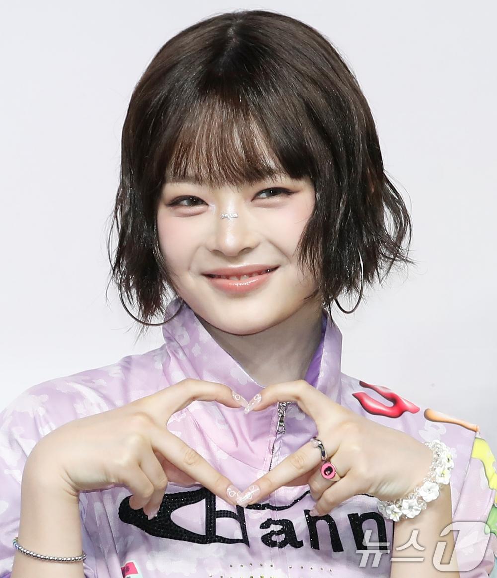 Hanni遭霸凌！NewJeans家長爆監視器畫面沒了 HYBE理由太瞎│TVBS新聞網