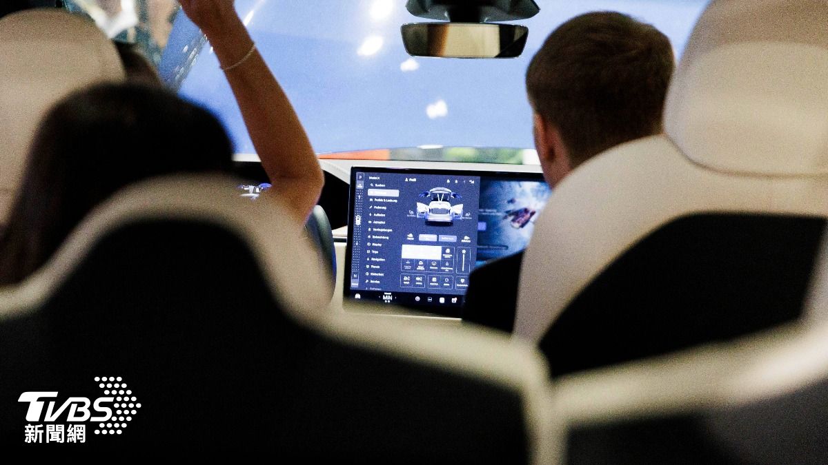 憂特斯拉自動駕駛又惹出人命 美國對240萬輛車啟動調查│TVBS新聞網