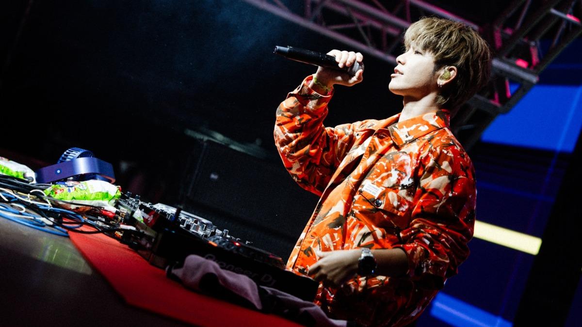 大元不要看！鼓鼓聯手百大女DJ嗨唱 她超兇豐滿炸出來│TVBS新聞網