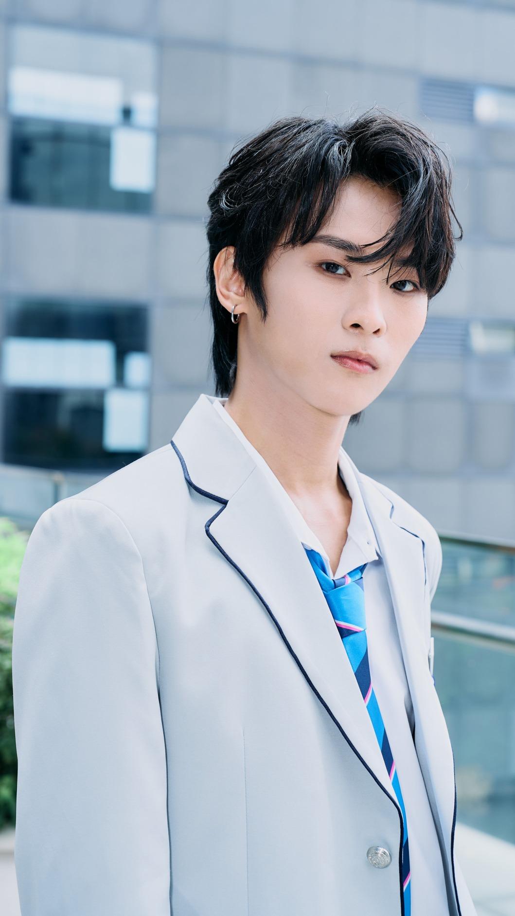 《SCOOL》爆男男激情！人氣王同床團員被抓包 出面說話了 - 鏡週刊 Mirror Media