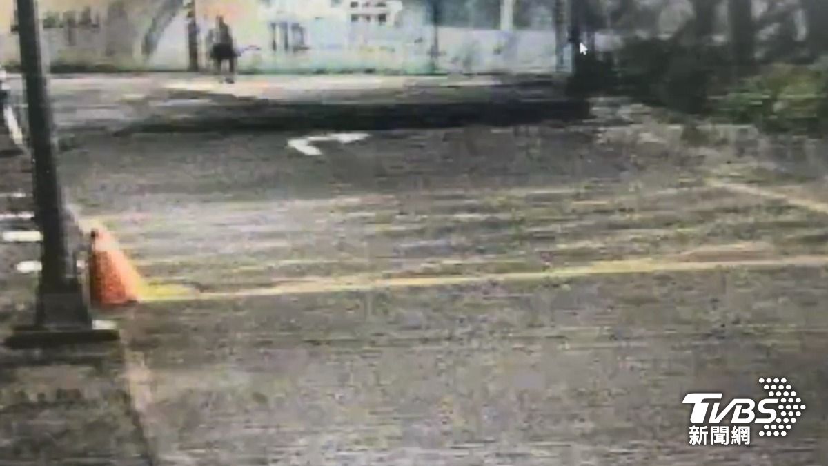 高雄翁颱風天去運動詭失蹤6hrs 裸上身蜷角落顫抖獲救│TVBS新聞網