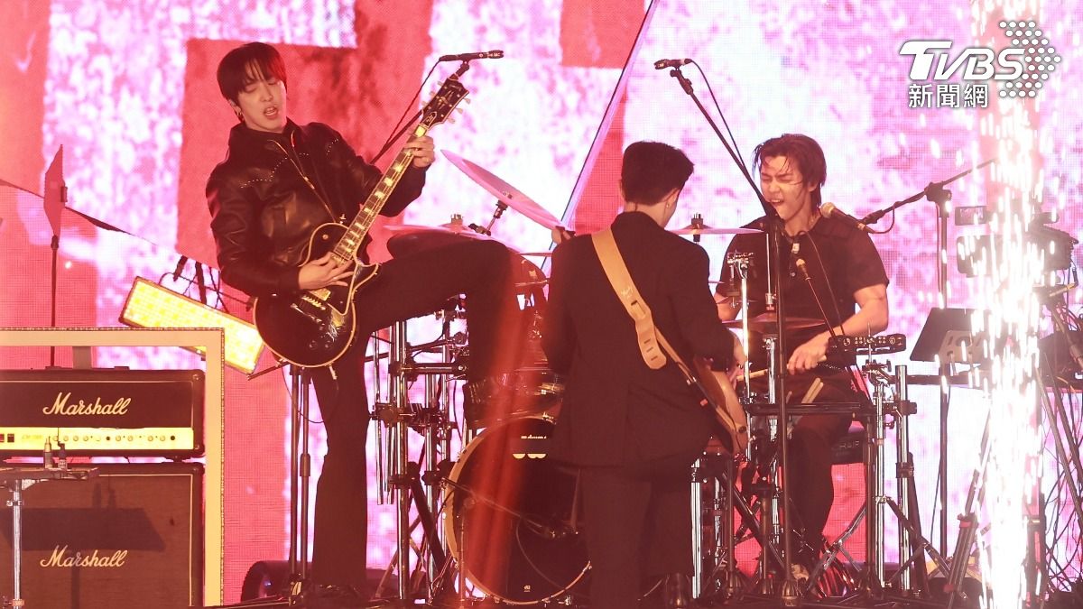 鄭容和放話在台北唱1週！ 粉絲帶湯匙嚇壞CNBLUE：不要敲別人│TVBS新聞網