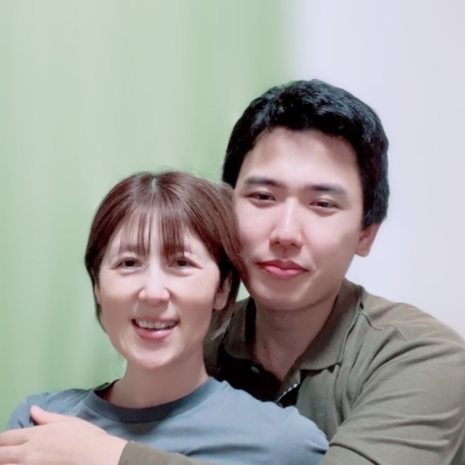 女友比媽大11歲！25歲母單男熱戀58歲熟女 嗨喊：圓夢了│TVBS新聞網