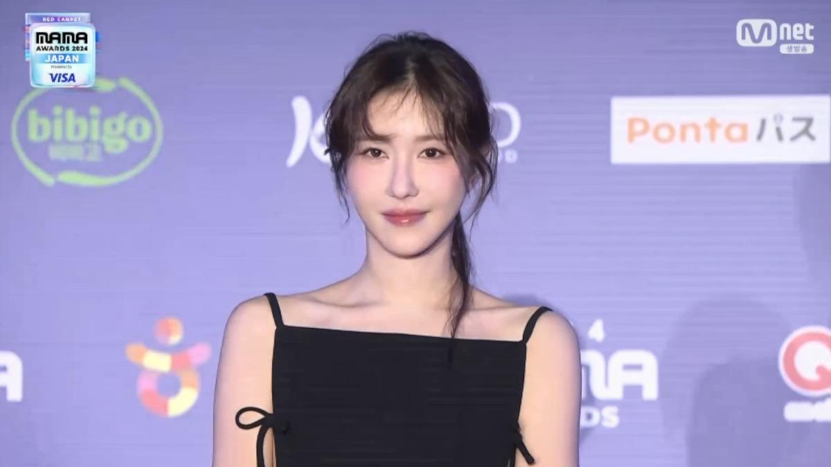 MAMA紅毯／邊佑錫帥氣現身謝粉絲 徐仁國、安宰賢CP合體灑糖│TVBS新聞網