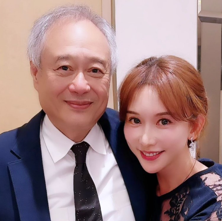 AKIRA不要看！林志玲依偎「大咖男神」甜讚：最透徹又浪漫的雙眼│TVBS新聞網