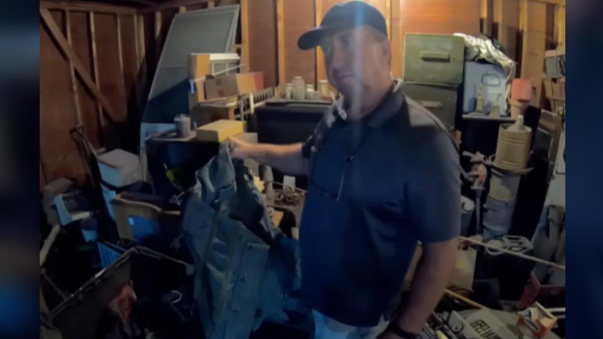 世紀懸案有解？美男稱父親是神秘劫機客DB庫柏 秀當年降落傘│TVBS新聞網