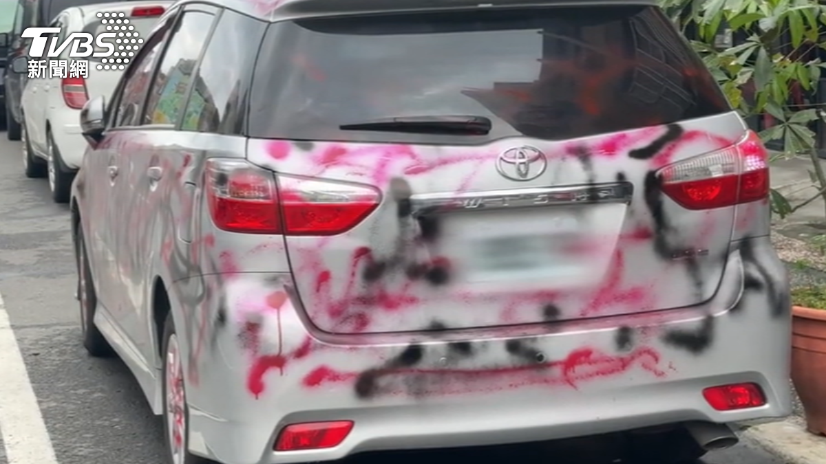 車遭噴漆！調監視器一看 竟然是親叔叔動手│TVBS新聞網