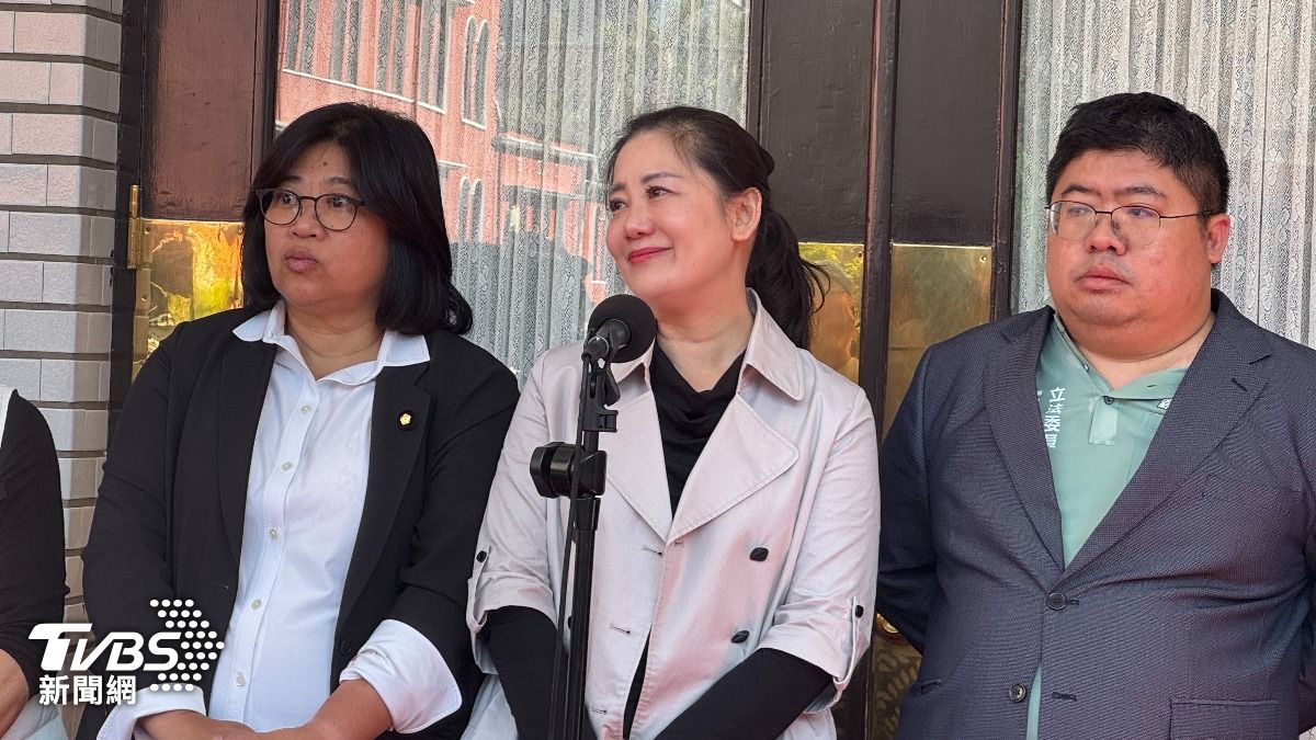 朝野為《選罷法》爆肢體衝突 吳思瑤哭了：心疼黨團同仁受傷│TVBS新聞網