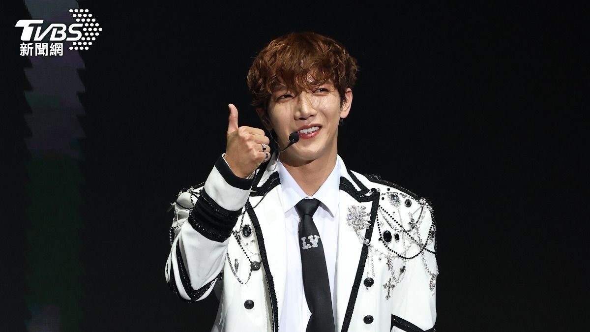 2PM超猛腹肌全露了！撩粉「來我家」 尼坤掀衣後驚呼：我媽在場│TVBS新聞網