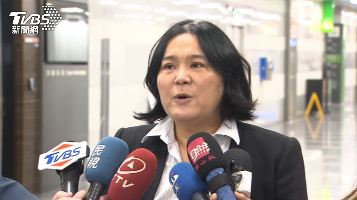 挨酸「脫衣求碰瓷」 陳玉珍控造謠喊告吳沛憶│TVBS新聞網