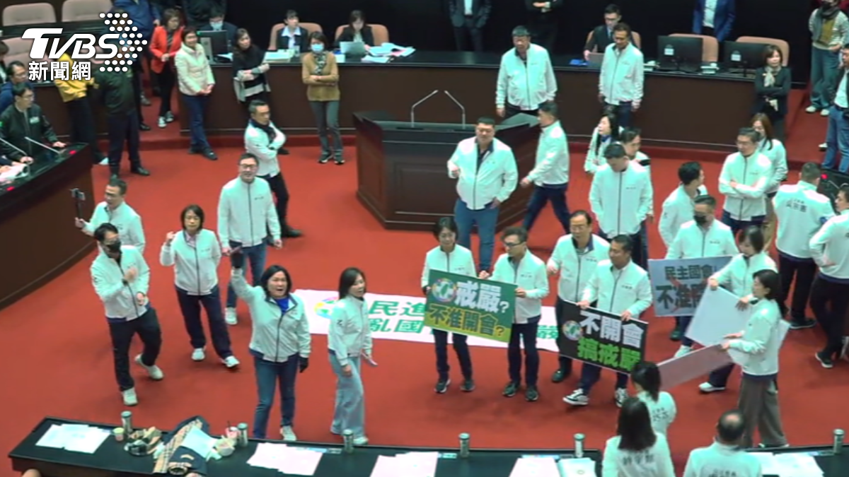 防選罷法闖關！綠杯葛佔主席台 藍：要開會│TVBS新聞網