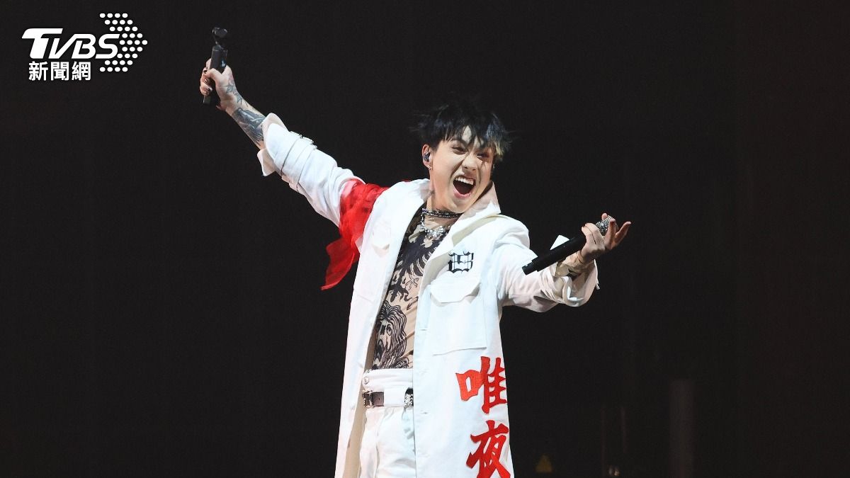 TRASH首攻蛋！安迪帥兒撂話「滿滿的垃圾」 為亡父留座位好感人│TVBS新聞網