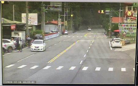 [Shinmim].....S'porean family self-drive tour in Taiwan kena road accident.....woman RIP, hubby ...