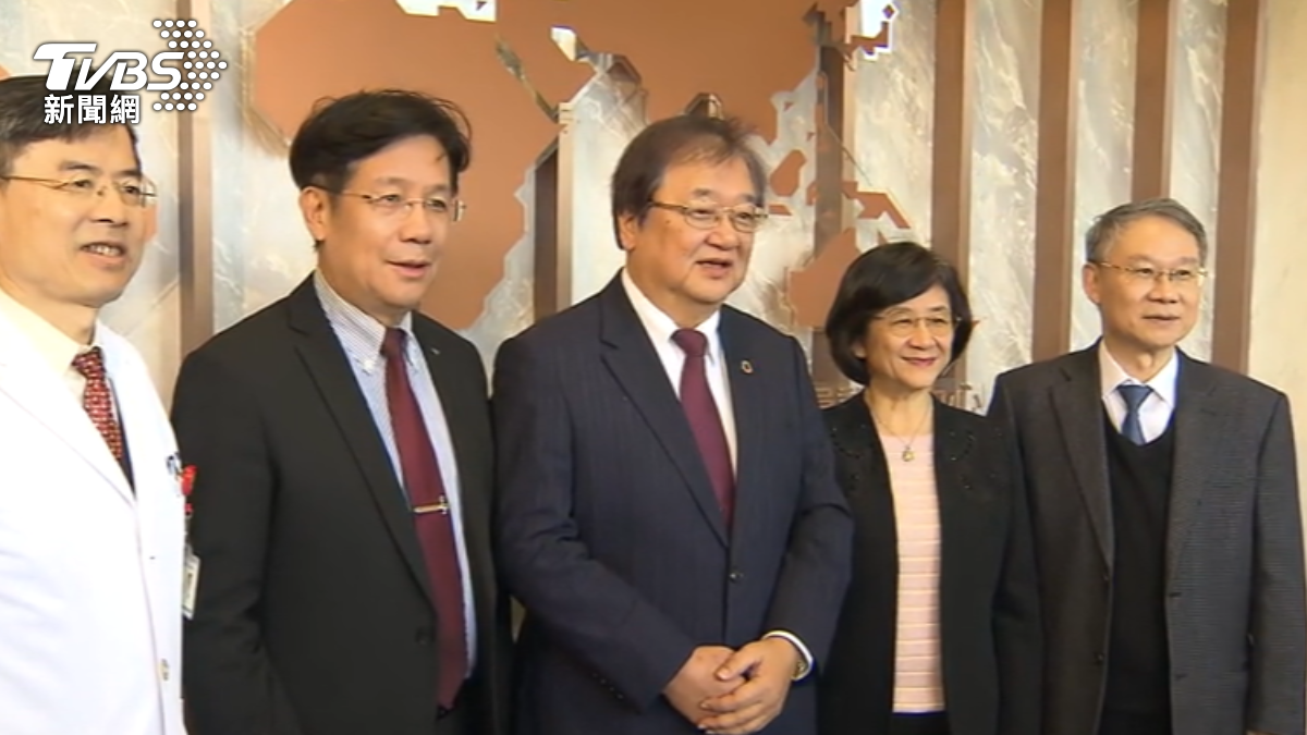 深蹲是鼓勵非霸凌？ 黃國昌槓邱泰源：你願深蹲？│TVBS新聞網