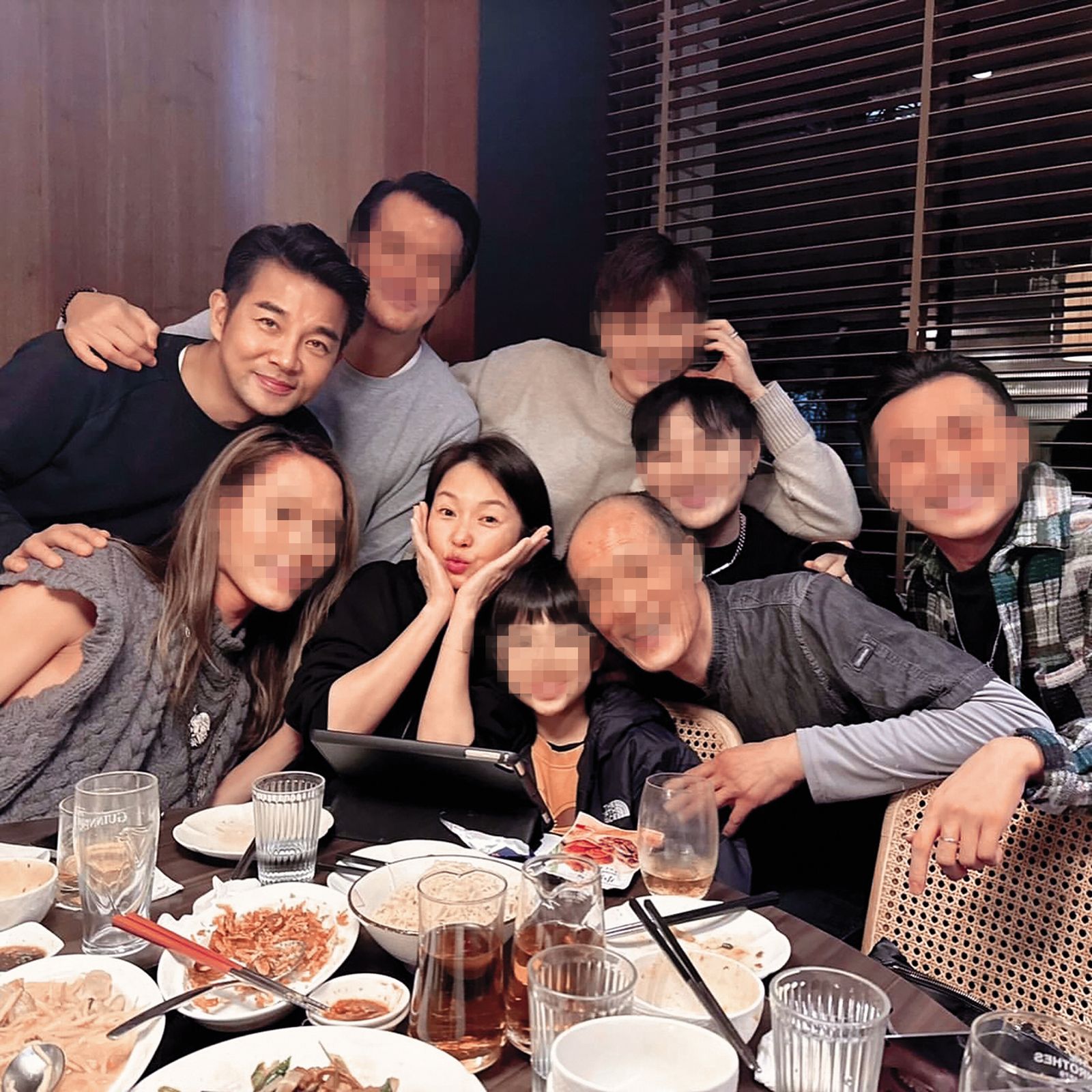 【六月色聊鮮肉】與李易曬恩愛消毒婚變 六月露骨私情曝光！曖昧小20歲滑雪教練│TVBS新聞網