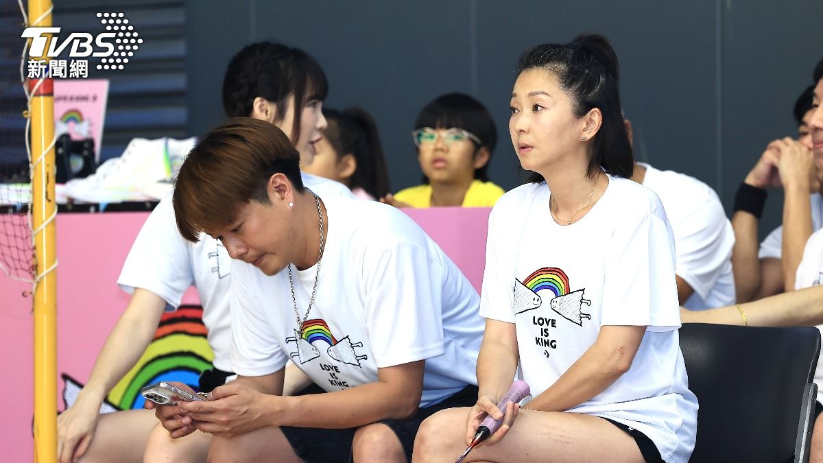 六月色聊188cm幼齒男保母！ 親認「失了分寸」道歉了│TVBS新聞網