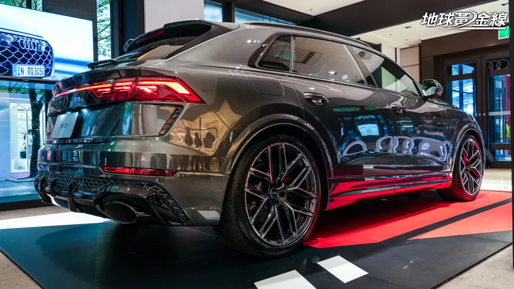 781萬起！奧迪最強跑旅RS Q8小改來了 零百加速3.8秒│TVBS新聞網