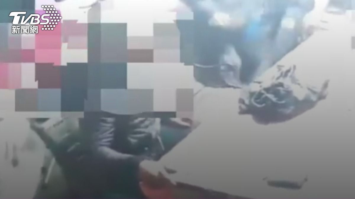 花蓮卡拉OK酒後鬥毆 「兄弟檔遭西瓜刀猛砍」3嫌全逃了│TVBS新聞網