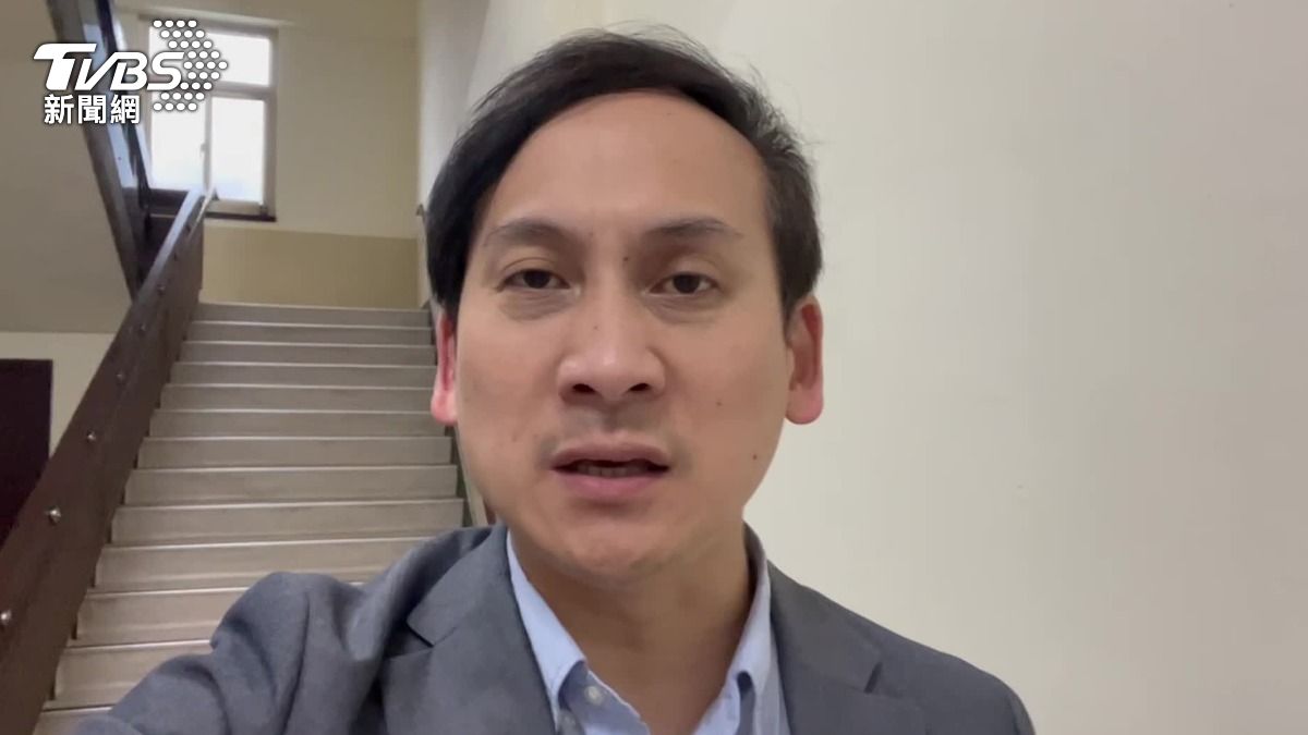 槓上罷團 葉元之：耶誕城現罷免貼紙沒下限│TVBS新聞網