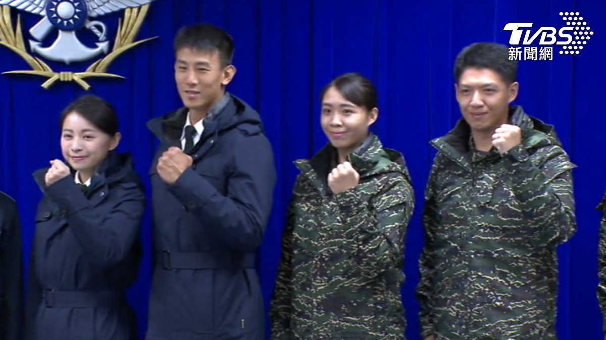軍服「魔改」成黨服 徐巧芯爆王定宇公器私用│TVBS新聞網