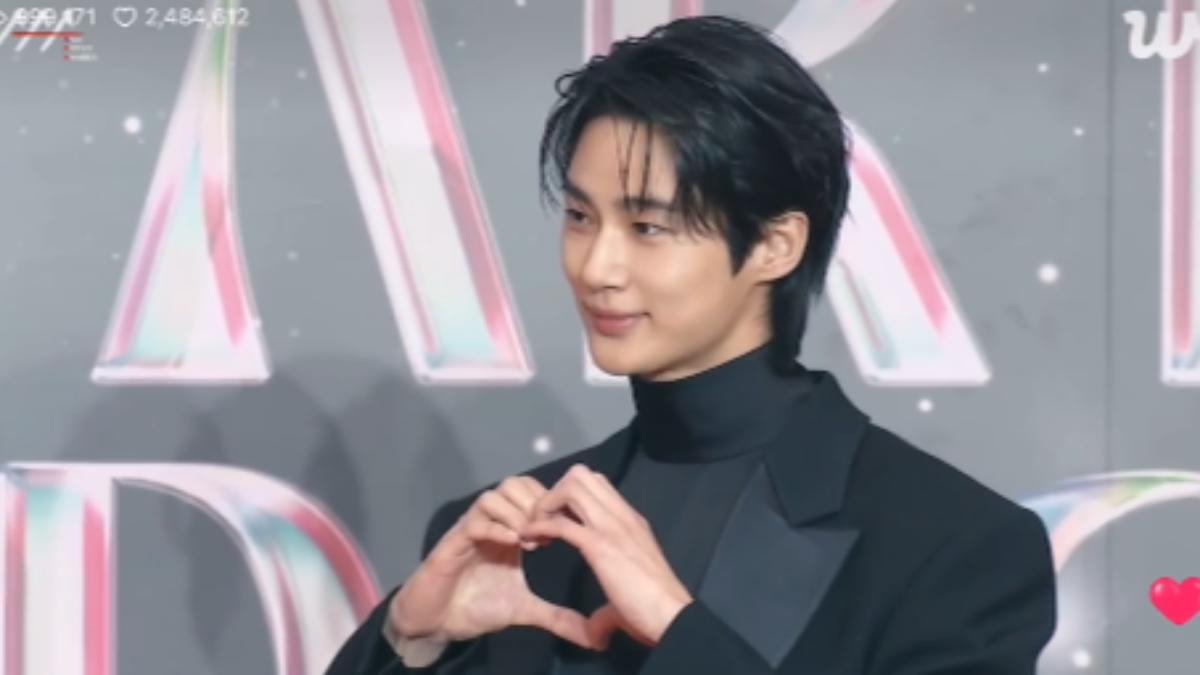 邊佑錫AAA拿6獎！感言沒講完被「強制下降」 尷尬揮手跟粉絲掰掰│TVBS新聞網