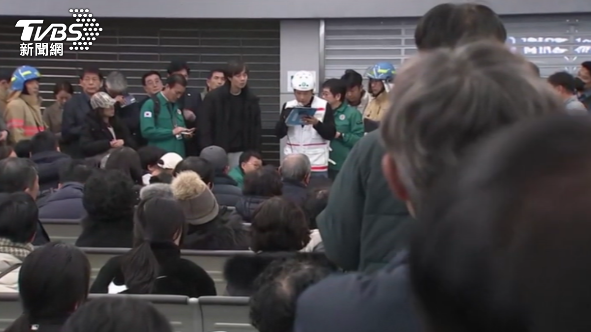 波音737-800昨才出事！荷蘭航空「液壓故障」迫降 衝出跑道│TVBS新聞網