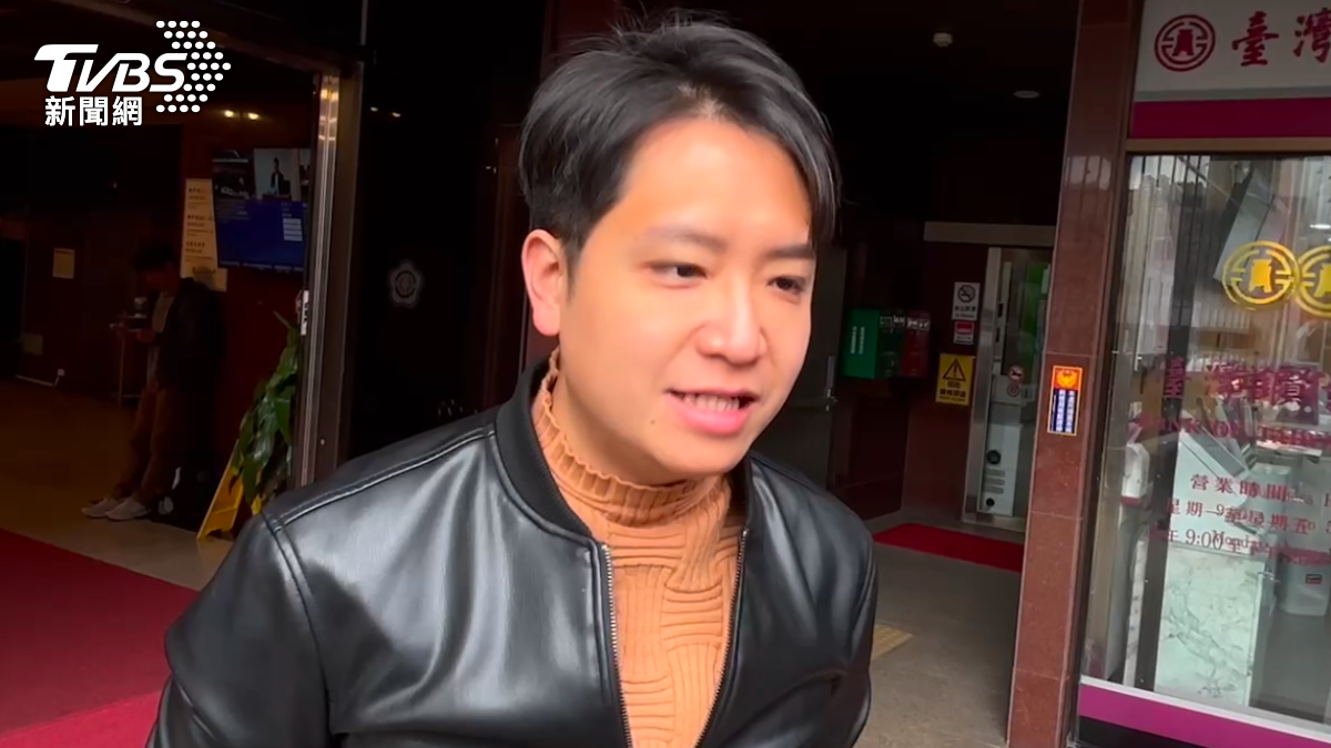 台中勤美誠品綠園道！男墜樓明顯死亡 民眾嚇壞│TVBS新聞網