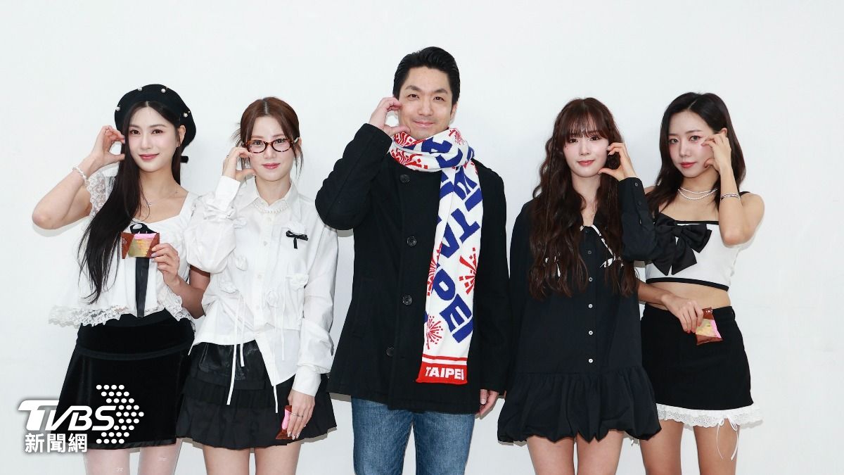 獨家直擊／Apink中文甜喊新年快樂！蔣萬安探班送「這物」全員瘋狂│TVBS新聞網