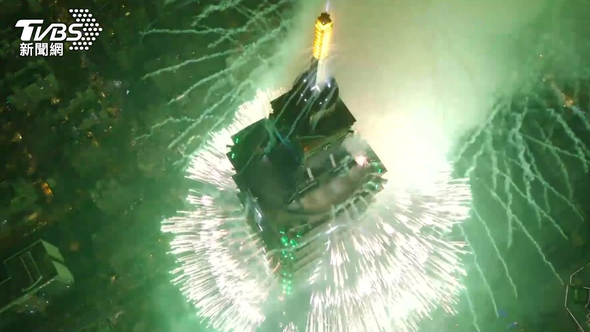 101煙火空拍視角曝！ 絢爛光芒點亮夜空│TVBS新聞網