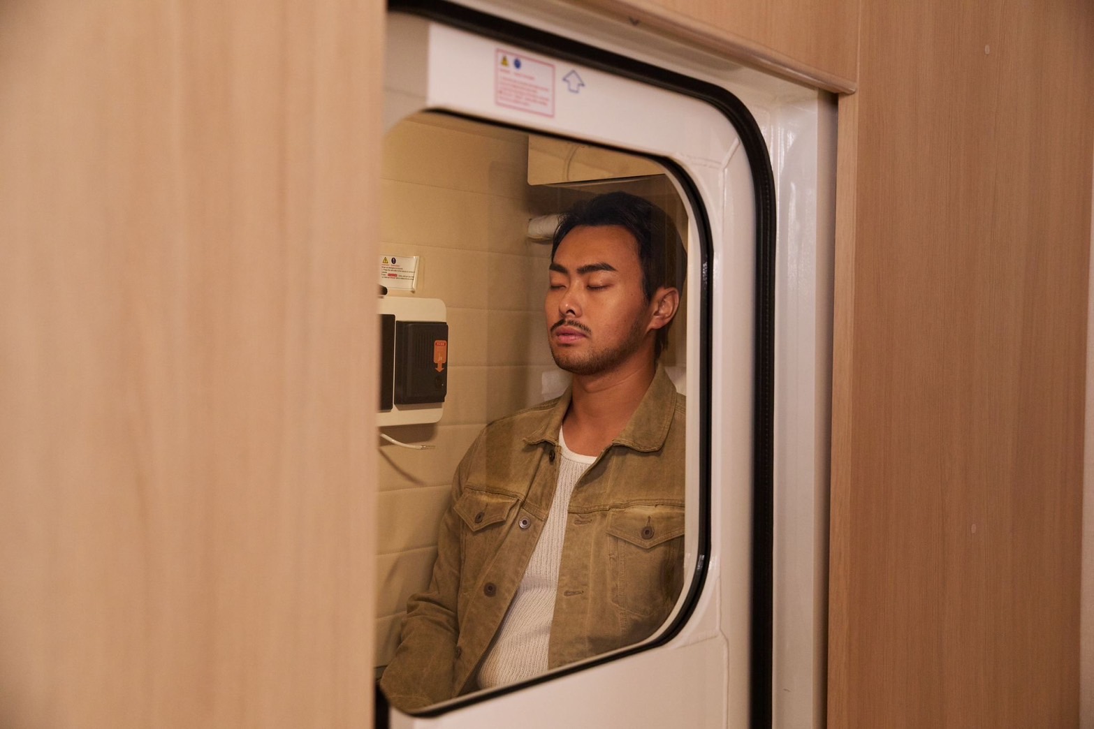 家正婦暴動擠爆君綺醫美！林家正費洛蒙大爆發MAN爆魅力│TVBS新聞網