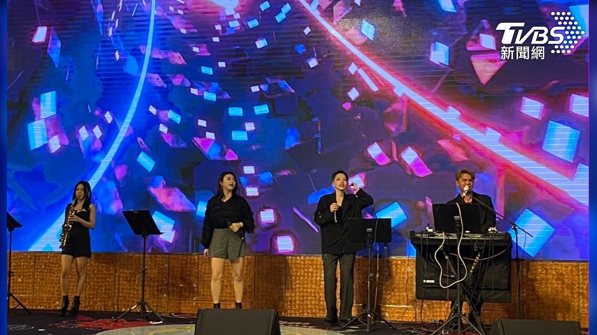 台語Rap？數來寶？高市補教兩大會歲末餐會熱鬧逗趣登場│TVBS新聞網