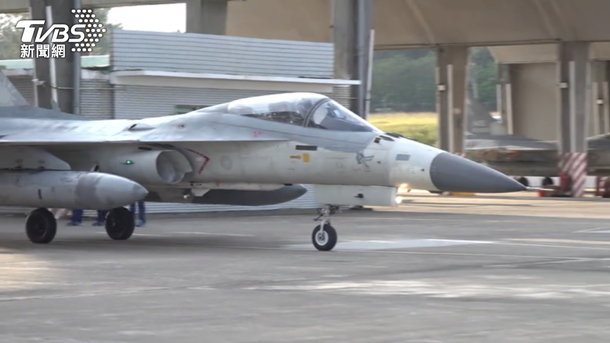 空軍IDF秀5分鐘內緊急起飛 我新接裝HIMARS照片首曝光│TVBS新聞網