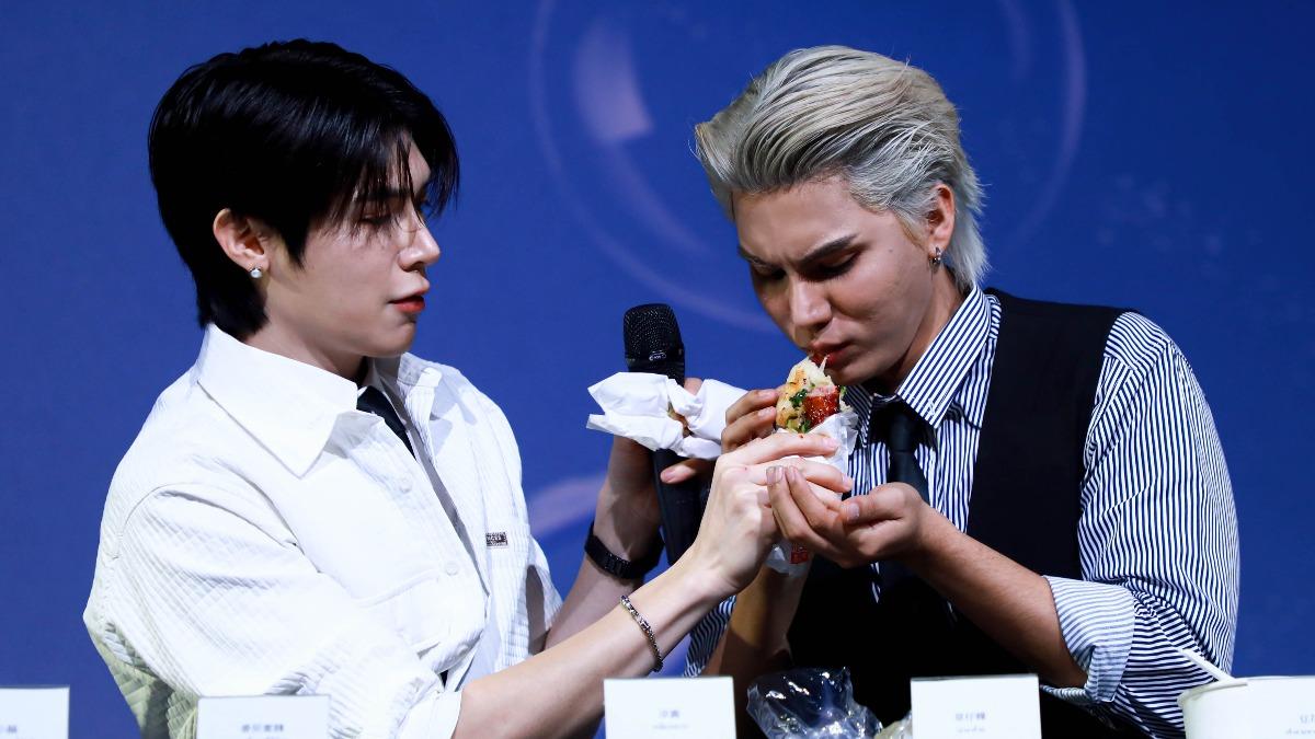 泰星Fort、Peat互餵大腸包小腸 拜年失誤糗喊：身體發財│TVBS新聞網