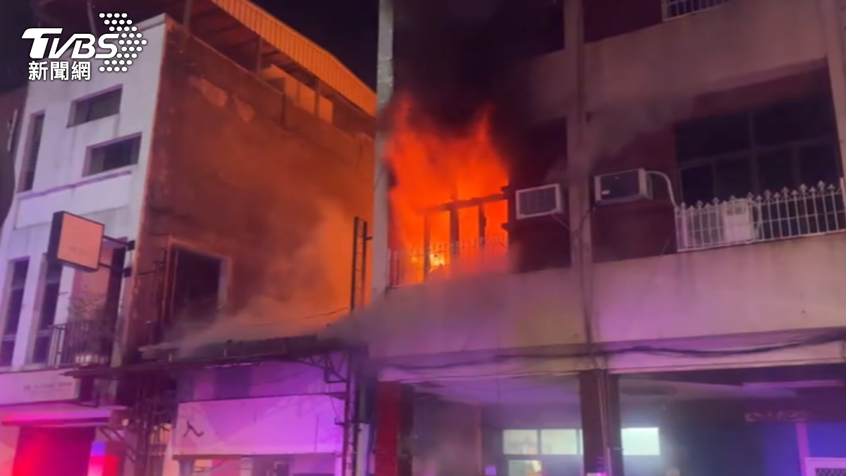 新竹市站前NIKE門市清晨燃燒 3樓倉庫起火│TVBS新聞網