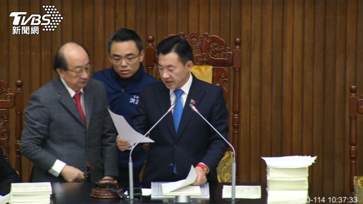 總預算表決大戰！ 柯建銘衝主席台要阻開會│TVBS新聞網